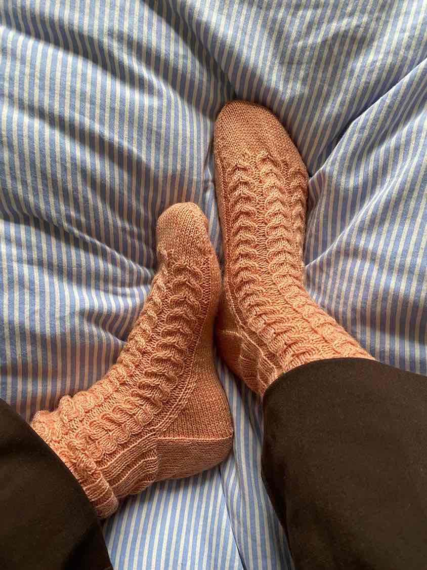 Ibbi socks | Handknit Cable Pattern | Design by Önling