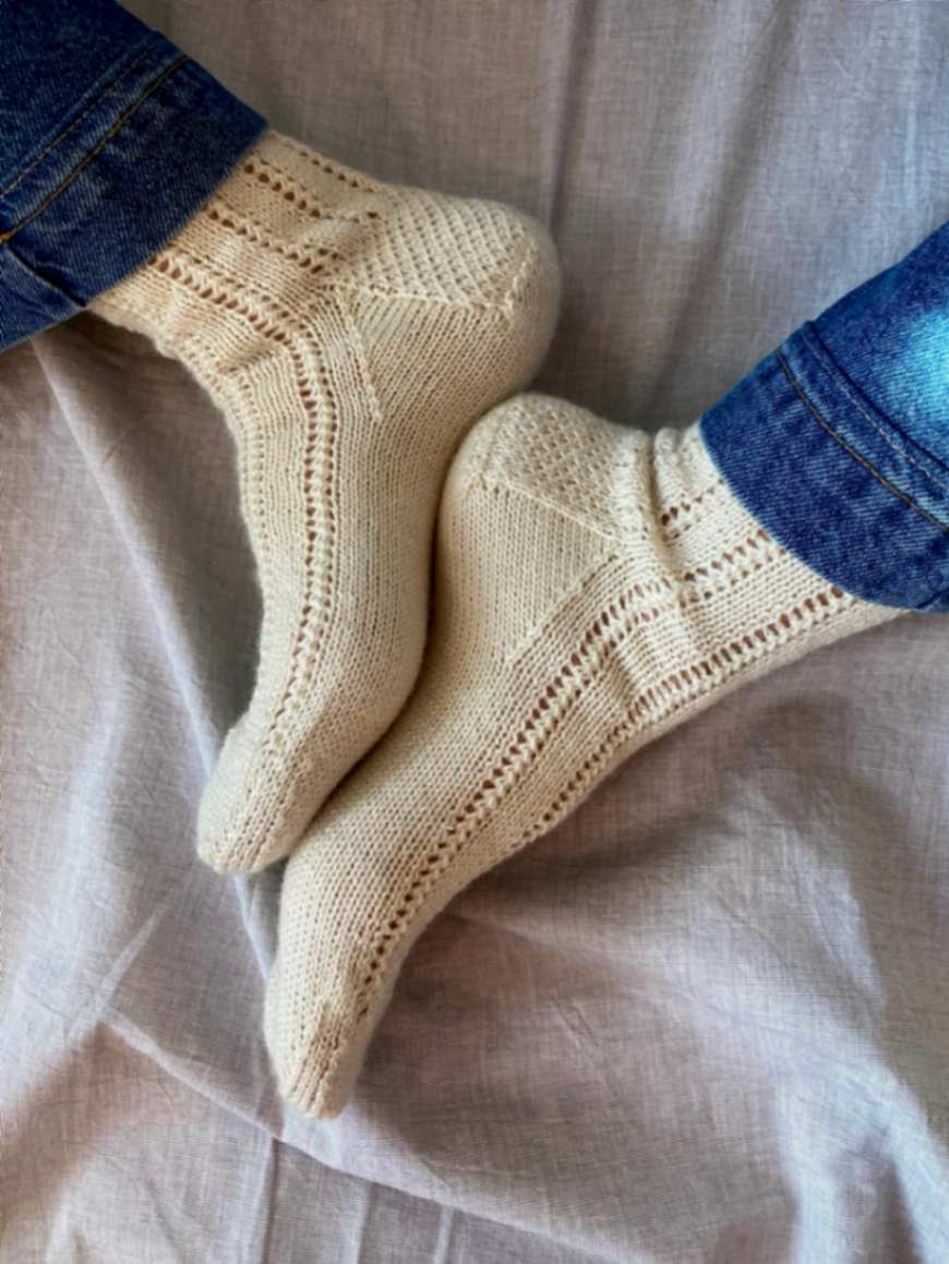 Irmelin Socks | Feminine Socks in Soft Wool/Polyester Blend | Önling
