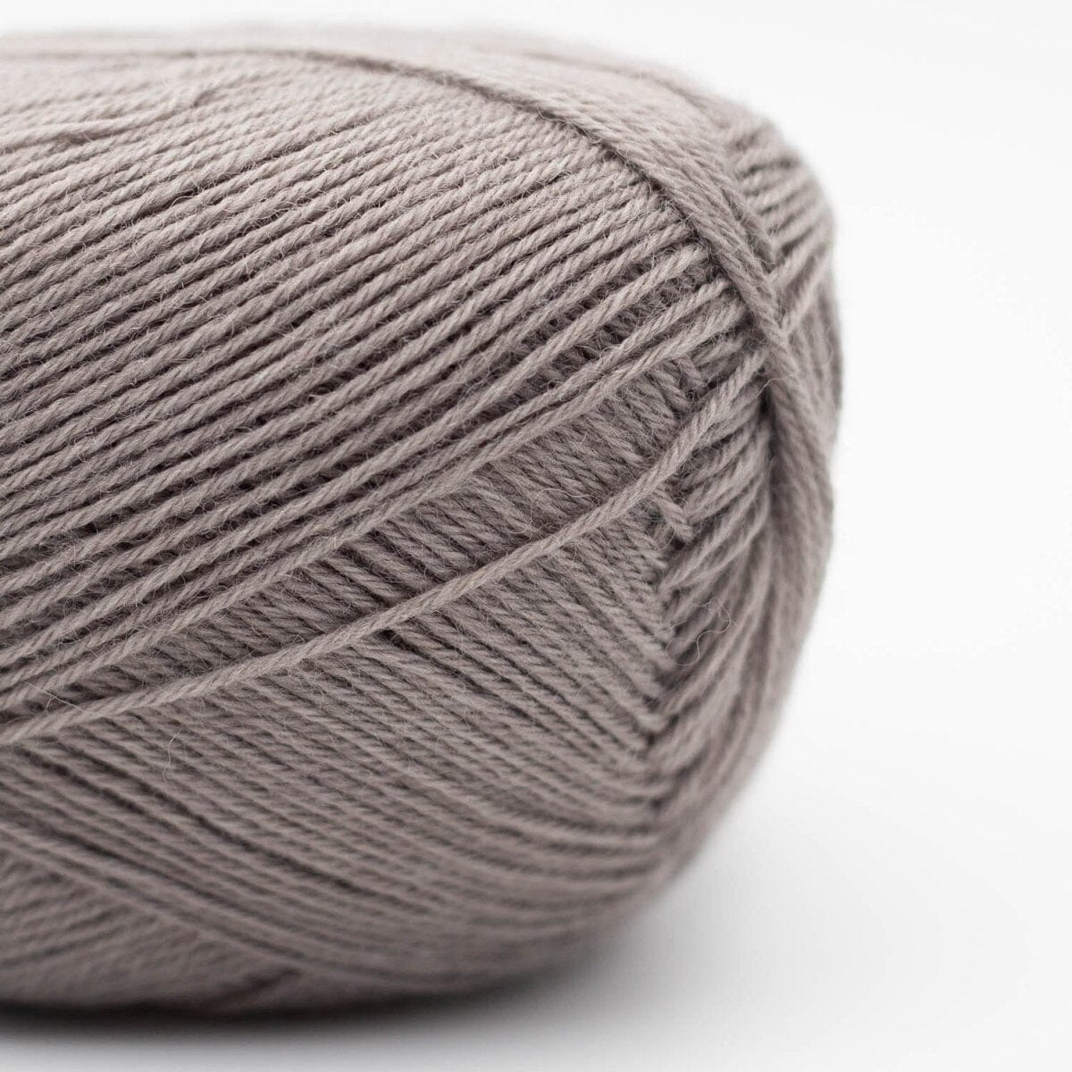 Önling No 18: Premium, soft and durable sock yarn for cozy knits
