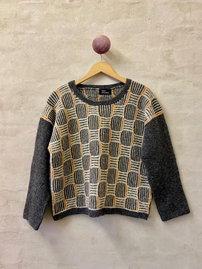 Saga II sweater by Hanne Falkenberg, No 20 knitting kit